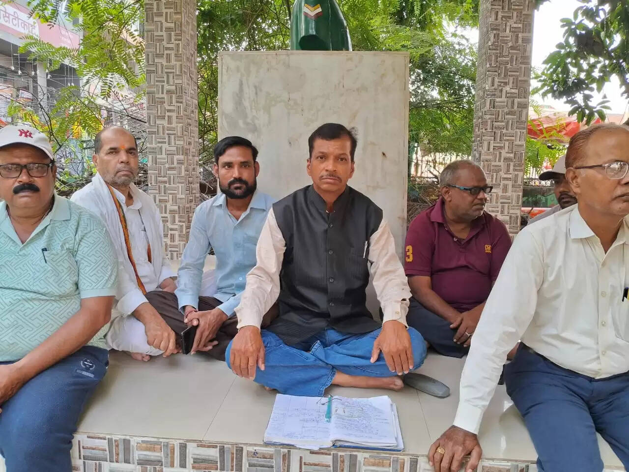 स्मार्ट मीटर के नाम पर लूट का विरोध कर रहे हैं आम आदमी पार्टी के नेता ...